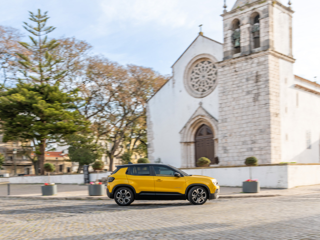 Entdecken Sie den eleganten neuen Jeep® Avenger ICE | Galerie | Jeep® DE
